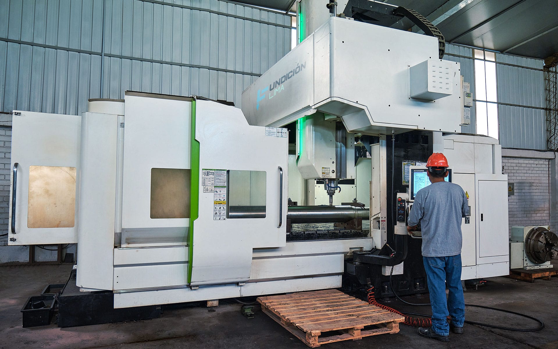 Servicios para fabricar piezas en fierro, acero inoxidable, bronces ...